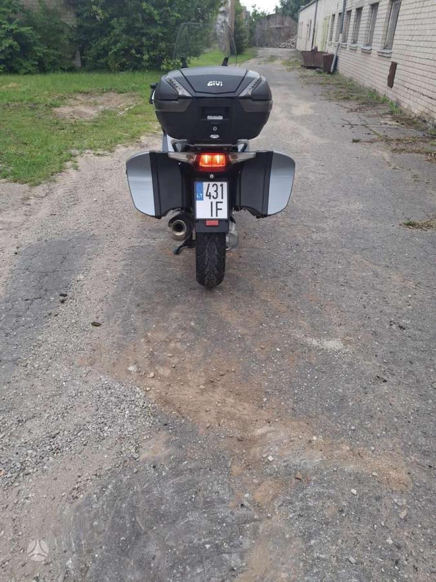 Grey BMW R 1200RT 2005 in Birzai, with an engine capacity of 1.20 L and mileage of 95 thousand km for 3600 €, photo 7 on AUTOMOTO.COM.LV