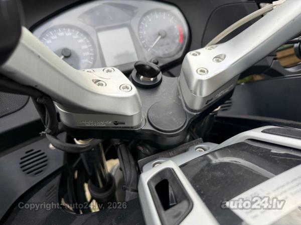 Pelēks BMW R 1200RT 2005 Tallina, ar dzinēja tilpumu 1.17 L un nobraukumu 78 tūkst. km par 6490 €, foto 6 vietnē AUTOMOTO.COM.LV