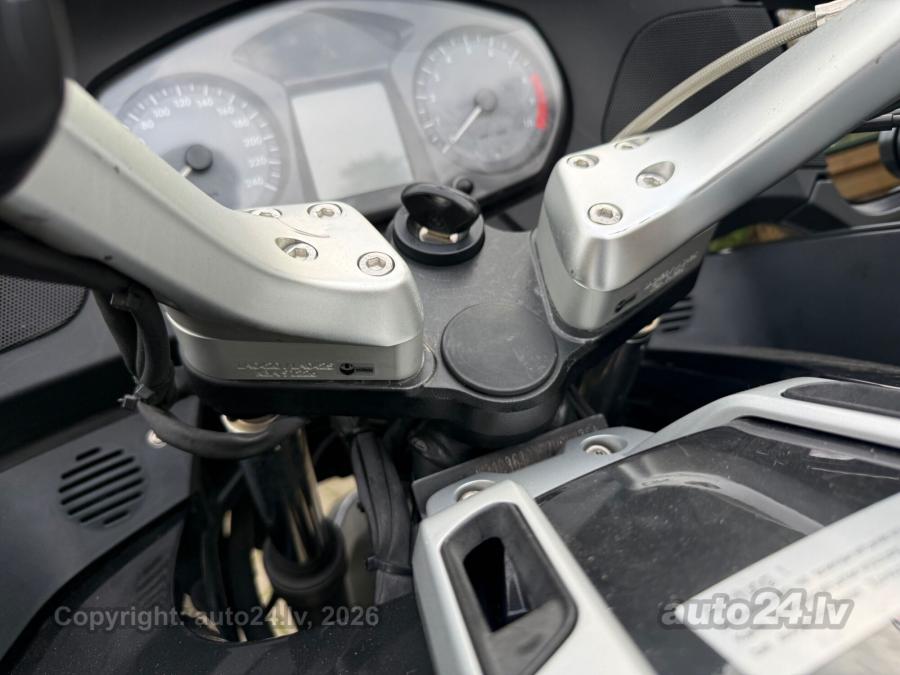 Grey BMW R 1200RT 2005 in Tallinn, with an engine capacity of 1.17 L and mileage of 78 thousand km for 6490 €, photo 6 on AUTOMOTO.COM.LV