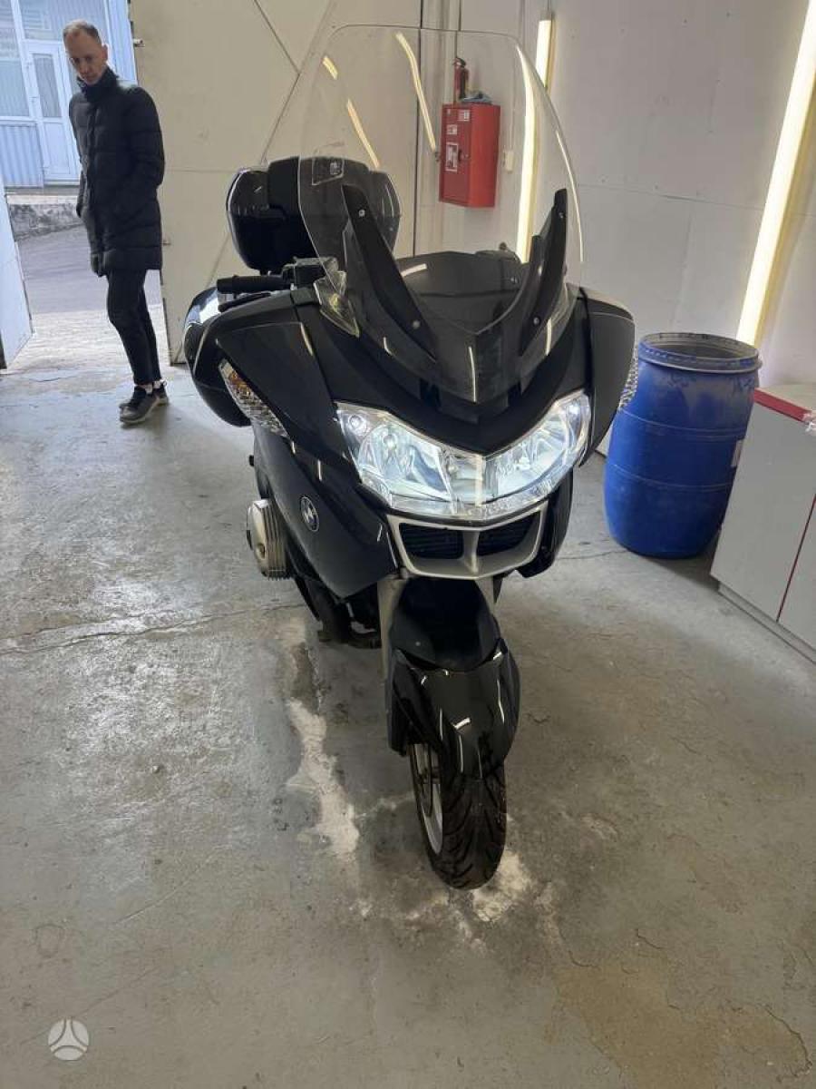 Grey BMW R 1200RT 2006 in Taurage, with an engine capacity of 1.20 L and mileage of 59 thousand km for 3500 €, photo 1 on AUTOMOTO.COM.LV