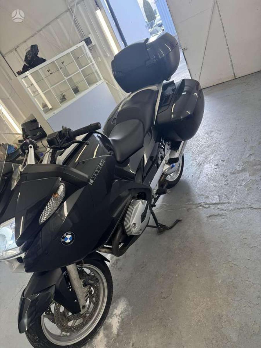 Grey BMW R 1200RT 2006 in Taurage, with an engine capacity of 1.20 L and mileage of 59 thousand km for 3500 €, photo 3 on AUTOMOTO.COM.LV
