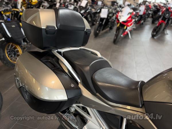Pelēks BMW R 1200RT 2016 Tallina, ar dzinēja tilpumu 1.17 L un nobraukumu 26 tūkst. km par 10490 €, foto 4 vietnē AUTOMOTO.COM.LV