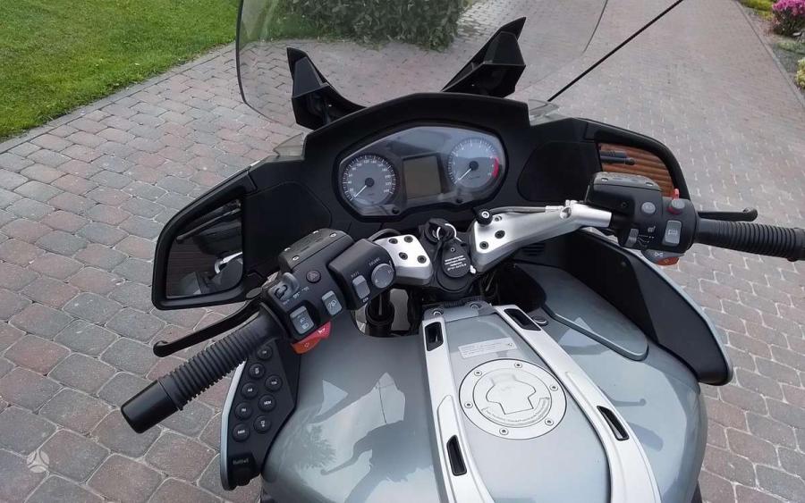 BMW R 1200RT 2005 in Ukmerge, with an engine capacity of 1.17 L and mileage of 55 thousand km for 4250 €, photo 6 on AUTOMOTO.COM.LV