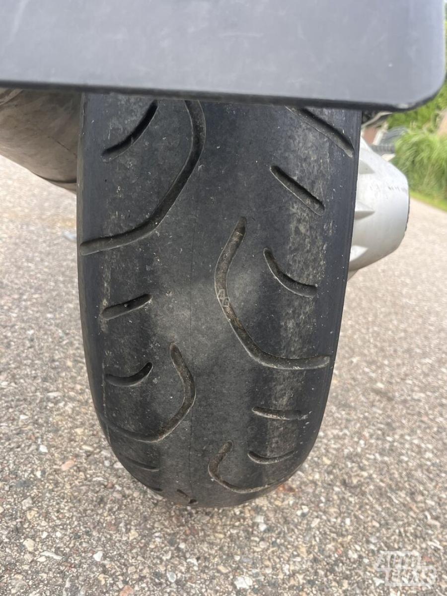 BMW R 1200RT 2006 Tauragė, ar dzinēja tilpumu 0.00 L un nobraukumu 0 tūkst. km par 2900 €, foto 14 vietnē AUTOMOTO.COM.LV