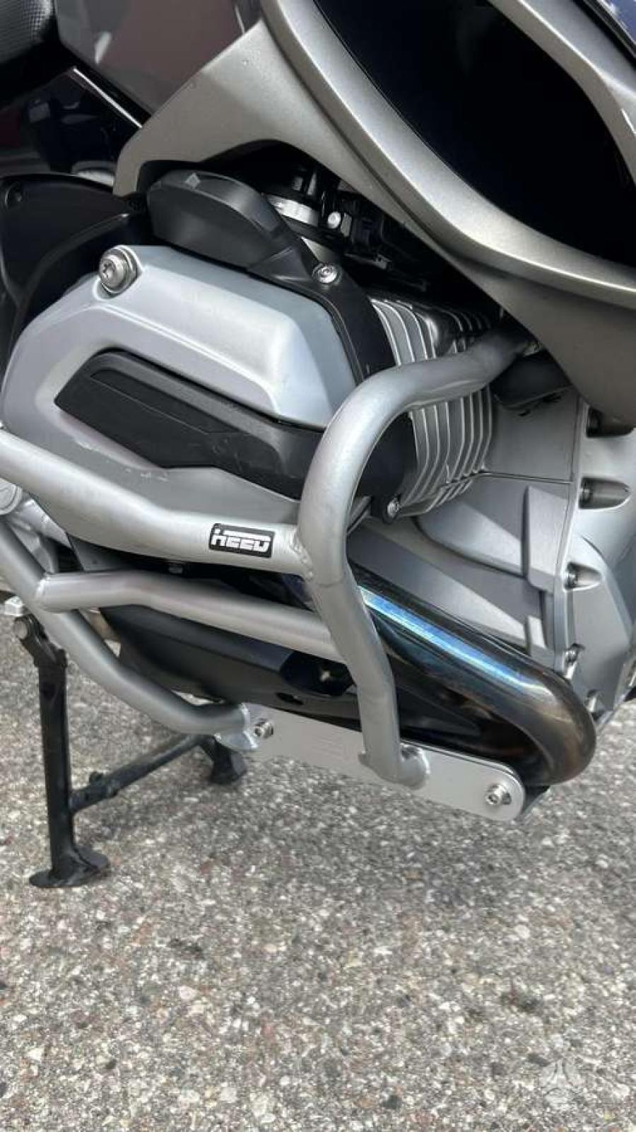 Red BMW R 1200RT 2014 in Kaunas, with an engine capacity of 1.20 L and mileage of 44 thousand km for 8800 €, photo 17 on AUTOMOTO.COM.LV