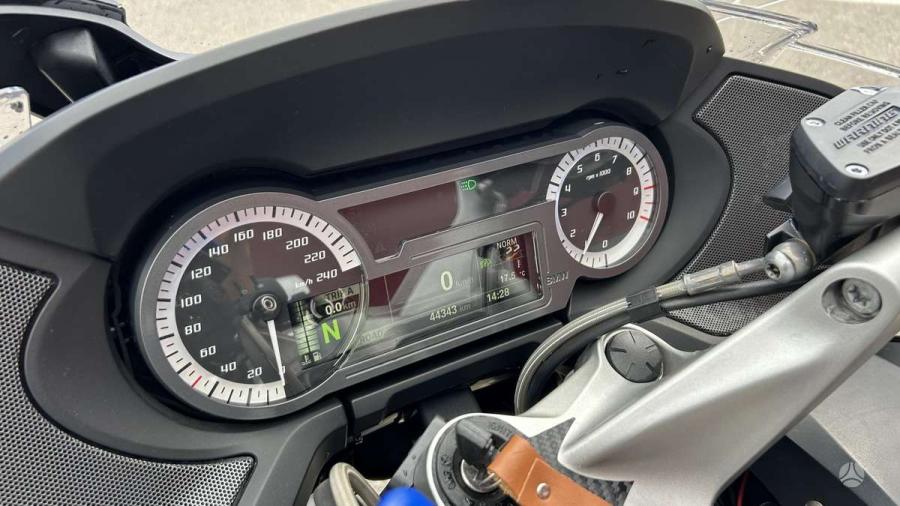 Red BMW R 1200RT 2014 in Kaunas, with an engine capacity of 1.20 L and mileage of 44 thousand km for 8800 €, photo 19 on AUTOMOTO.COM.LV