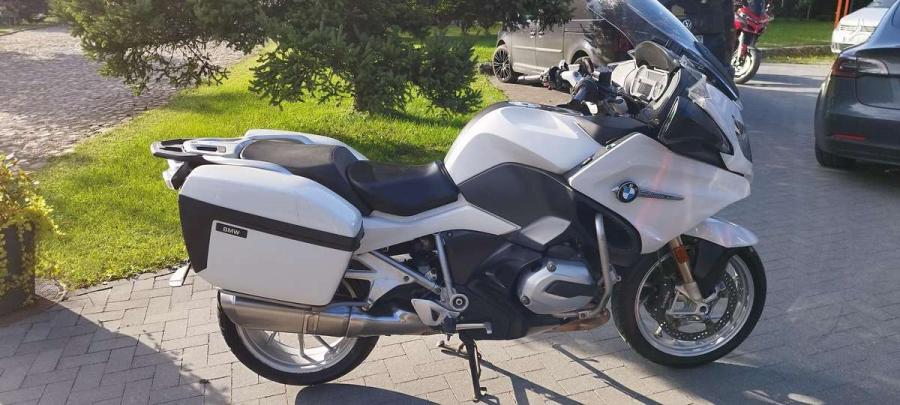 White BMW R 1200RT 2017 in Panevezys, with an engine capacity of 1.20 L and mileage of 74 thousand km for 4550 €, photo 3 on AUTOMOTO.COM.LV