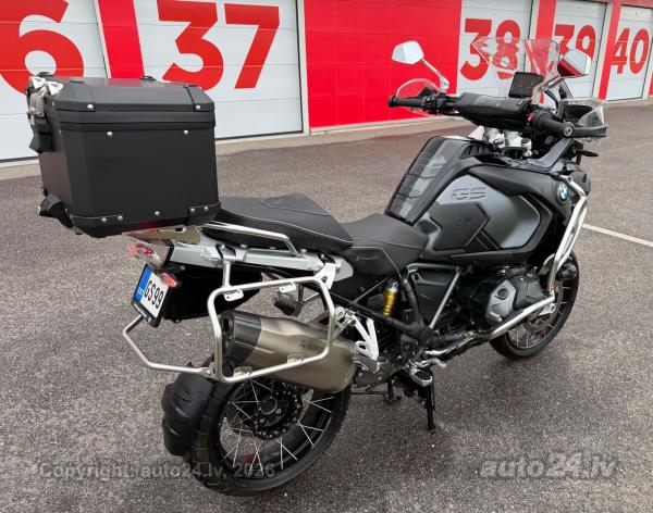 Black BMW R 1250GS 2021 in Tallinn, with an engine capacity of 1.25 L and mileage of 8 thousand km for 18500 €, photo 3 on AUTOMOTO.COM.LV