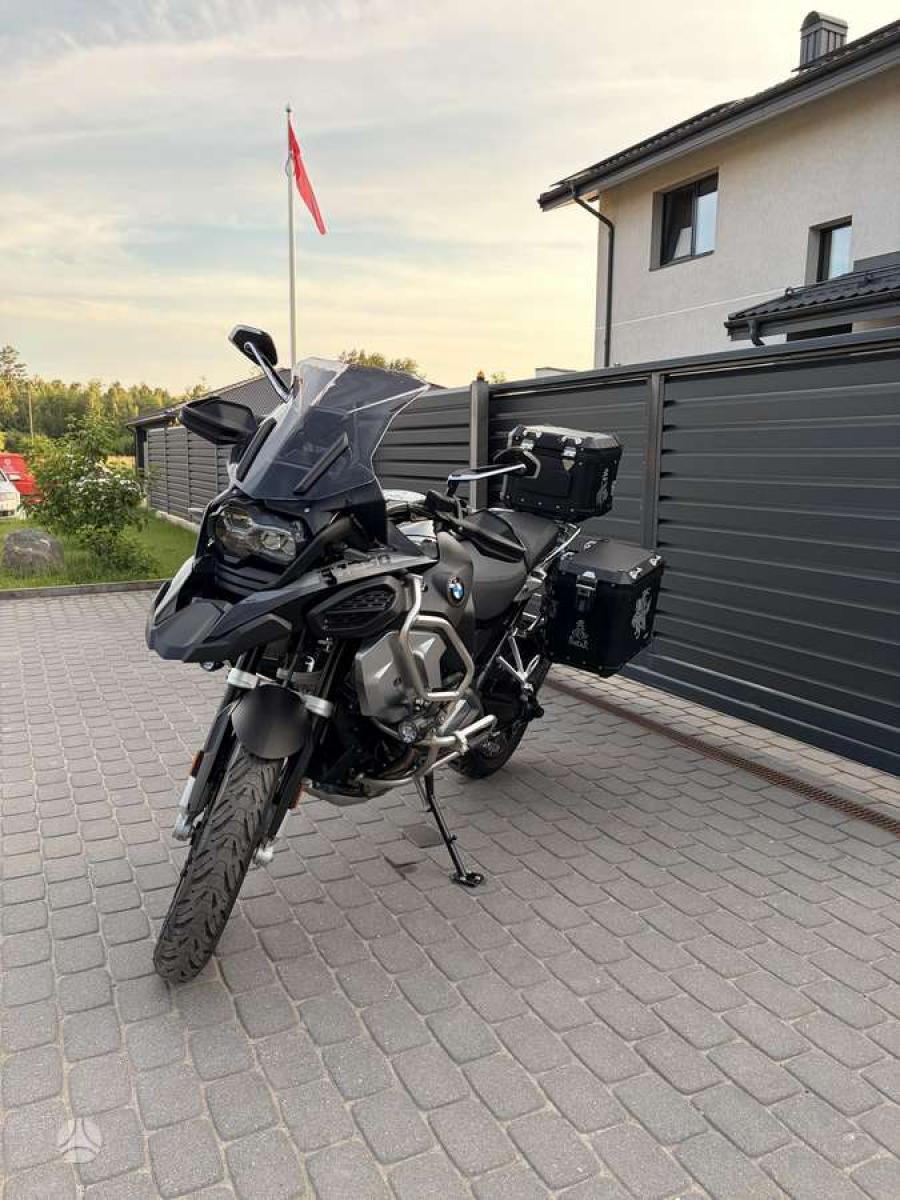 Черный БМВ R 1250GS 2021 в Каунас, объемом двигателя 1.25 л и пробегом 22 тыс. км за 17300 €, фото 1 на AUTOMOTO.COM.LV