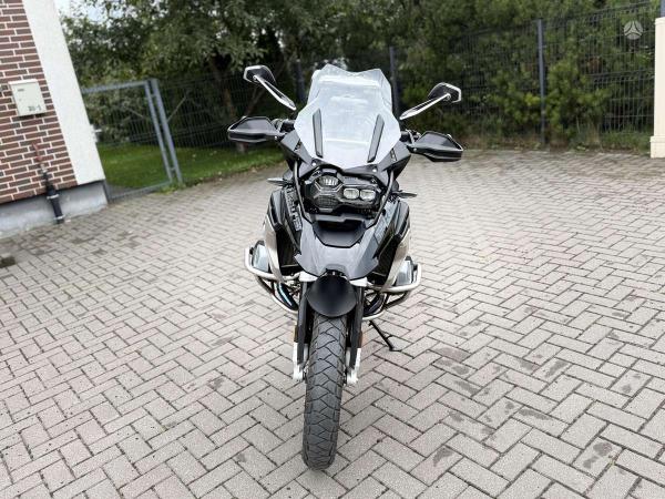 BMW R 1250GS 2021 in Vilnius on AUTOMOTO.COM.LV Black BMW R 1250GS 2021 in Vilnius, with an engine capacity of 1.25 L and mileage of 5 thousand km for 15800 €, photo 4 on AUTOMOTO.COM.LV
