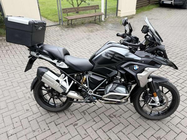 BMW R 1250GS 2021 in Vilnius on AUTOMOTO.COM.LV Black BMW R 1250GS 2021 in Vilnius, with an engine capacity of 1.25 L and mileage of 5 thousand km for 15800 €, photo 6 on AUTOMOTO.COM.LV