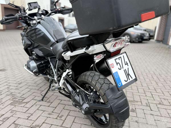 BMW R 1250GS 2021 in Vilnius on AUTOMOTO.COM.LV Black BMW R 1250GS 2021 in Vilnius, with an engine capacity of 1.25 L and mileage of 5 thousand km for 15800 €, photo 8 on AUTOMOTO.COM.LV