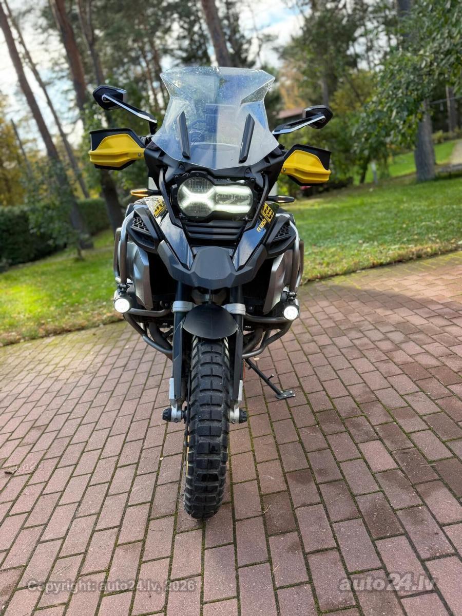 Melns BMW R 1250GS 2021 Tallina, ar dzinēja tilpumu 1.25 L un nobraukumu 25 tūkst. km par 16000 €, foto 3 vietnē AUTOMOTO.COM.LV