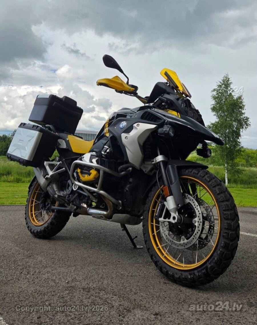 Black BMW R 1250GS 2022 in Tallinn, with an engine capacity of 1.25 L and mileage of 29 thousand km for 19000 €, photo 1 on AUTOMOTO.COM.LV