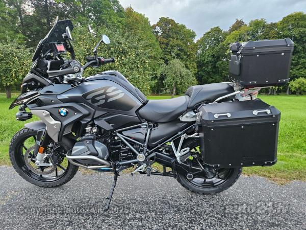 Melns BMW R 1250GS 2022 Tartu, ar dzinēja tilpumu 1.25 L un nobraukumu 26 tūkst. km par 18500 €, foto 1 vietnē AUTOMOTO.COM.LV