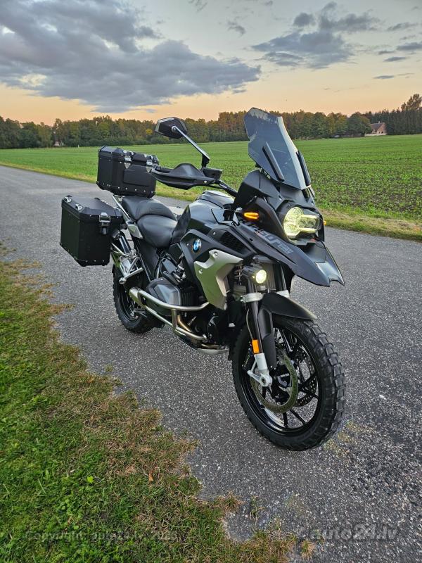 Melns BMW R 1250GS 2022 Tartu, ar dzinēja tilpumu 1.25 L un nobraukumu 26 tūkst. km par 18500 €, foto 6 vietnē AUTOMOTO.COM.LV