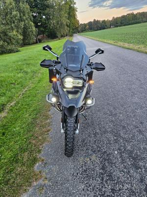 Black BMW R 1250GS 2022 in Tartu, with an engine capacity of 1.25 L and mileage of 26 thousand km for 18500 €, photo 8 on AUTOMOTO.COM.LV