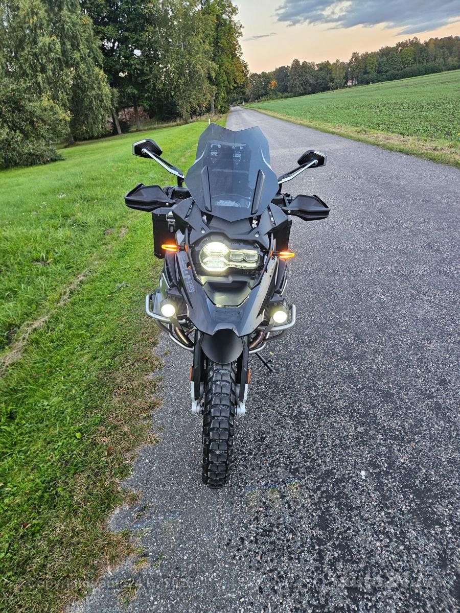 Black BMW R 1250GS 2022 in Tartu, with an engine capacity of 1.25 L and mileage of 26 thousand km for 18500 €, photo 8 on AUTOMOTO.COM.LV