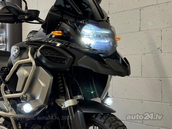 Black BMW R 1250GS 2023 in Tallinn, with an engine capacity of 1.25 L and mileage of 13 thousand km for 17990 €, photo 7 on AUTOMOTO.COM.LV