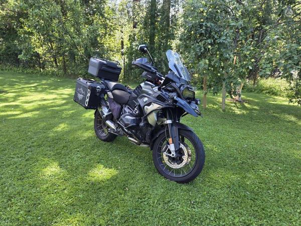 Melns BMW R 1250GS 2023 Viļņa, ar dzinēja tilpumu 1.25 L un nobraukumu 22 tūkst. km par 20300 €, foto 2 vietnē AUTOMOTO.COM.LV