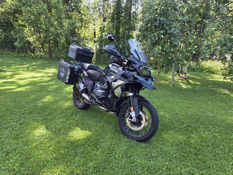 Черный БМВ R 1250GS 2023 в Вильнюс, объемом двигателя 1.25 л и пробегом 22 тыс. км за 20300 €, фото 3 на AUTOMOTO.COM.LV