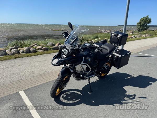 Black BMW R 1250GS 2025 in Tallinn, with an engine capacity of 1.25 L and mileage of 8 thousand km for 22300 €, photo 3 on AUTOMOTO.COM.LV