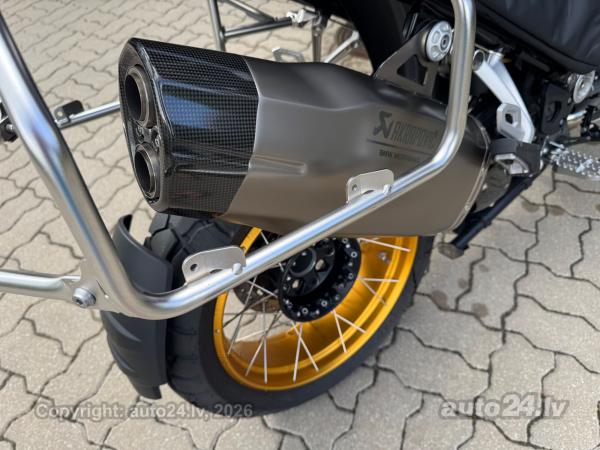 Black BMW R 1250GS 2025 in Tallinn, with an engine capacity of 1.25 L and mileage of 8 thousand km for 22300 €, photo 5 on AUTOMOTO.COM.LV