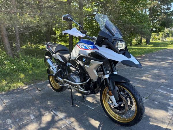 Blue BMW R 1250GS 2019 in Klaipeda, with an engine capacity of 1.25 L and mileage of 45 thousand km for 14300 €, photo 3 on AUTOMOTO.COM.LV