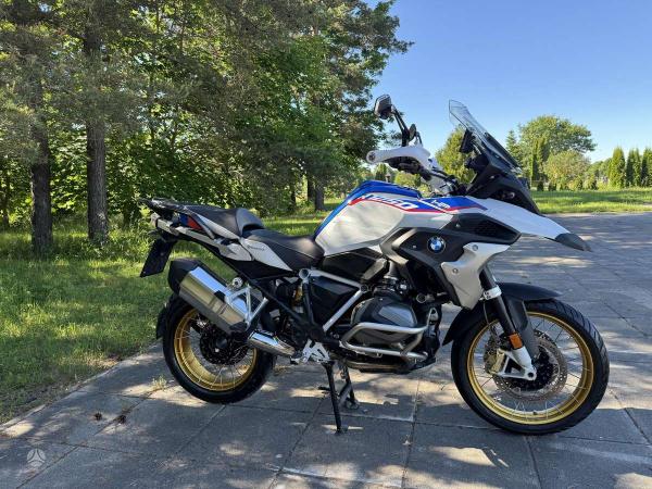 Blue BMW R 1250GS 2019 in Klaipeda, with an engine capacity of 1.25 L and mileage of 45 thousand km for 14300 €, photo 4 on AUTOMOTO.COM.LV