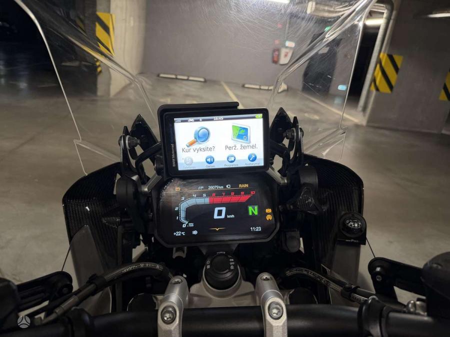 Green BMW R 1250GS 2019 in Kaunas, with an engine capacity of 1.25 L and mileage of 26 thousand km for 15300 €, photo 5 on AUTOMOTO.COM.LV