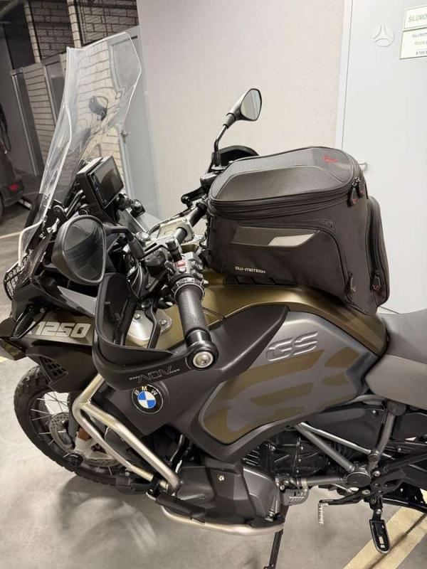 Green BMW R 1250GS 2019 in Kaunas, with an engine capacity of 1.25 L and mileage of 26 thousand km for 15300 €, photo 7 on AUTOMOTO.COM.LV