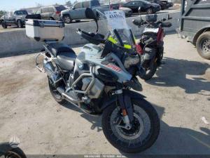 Pelēks BMW R 1250GS 2021 Klaipėda, ar dzinēja tilpumu 1.25 L un nobraukumu 104 tūkst. km par 7000 €, foto 13 vietnē AUTOMOTO.COM.LV