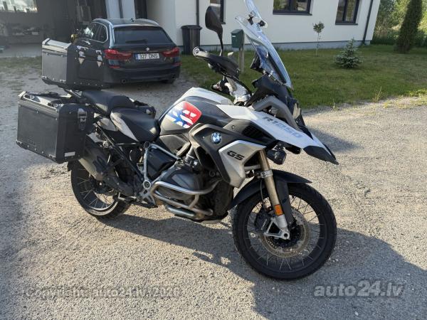 Grey BMW R 1250GS 2021 in Tallinn, with an engine capacity of 1.25 L and mileage of 49 thousand km for 16990 €, photo 1 on AUTOMOTO.COM.LV