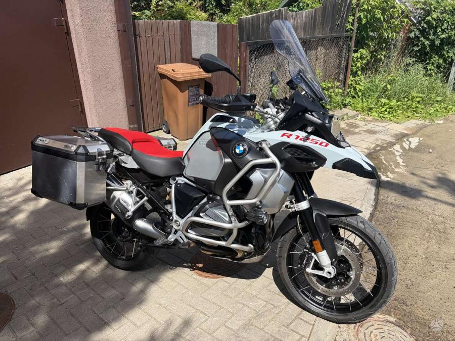 BMW R 1250GS 2019 in Vilnius, with an engine capacity of 1.25 L and mileage of 50 thousand km for 13700 €, photo 3 on AUTOMOTO.COM.LV