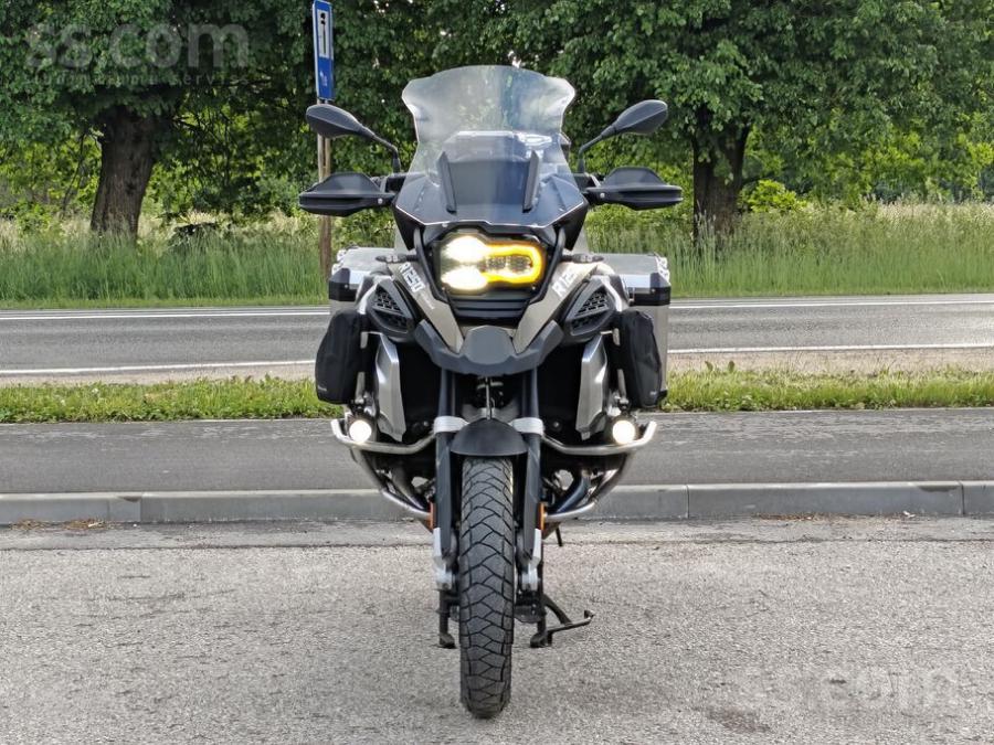 BMW R 1250GS 2020 in Ogre, with an engine capacity of 1.25 L and mileage of 0 thousand km for 19270 €, photo 3 on AUTOMOTO.COM.LV