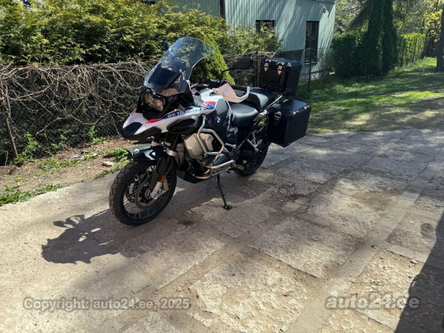 BMW R 1250GS 2023 Tallina, ar dzinēja tilpumu 1.25 L un nobraukumu 3 tūkst. km par 19500 €, foto 1 vietnē AUTOMOTO.COM.LV