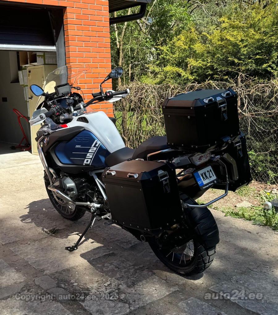 BMW R 1250GS 2023 Tallina, ar dzinēja tilpumu 1.25 L un nobraukumu 3 tūkst. km par 19500 €, foto 2 vietnē AUTOMOTO.COM.LV