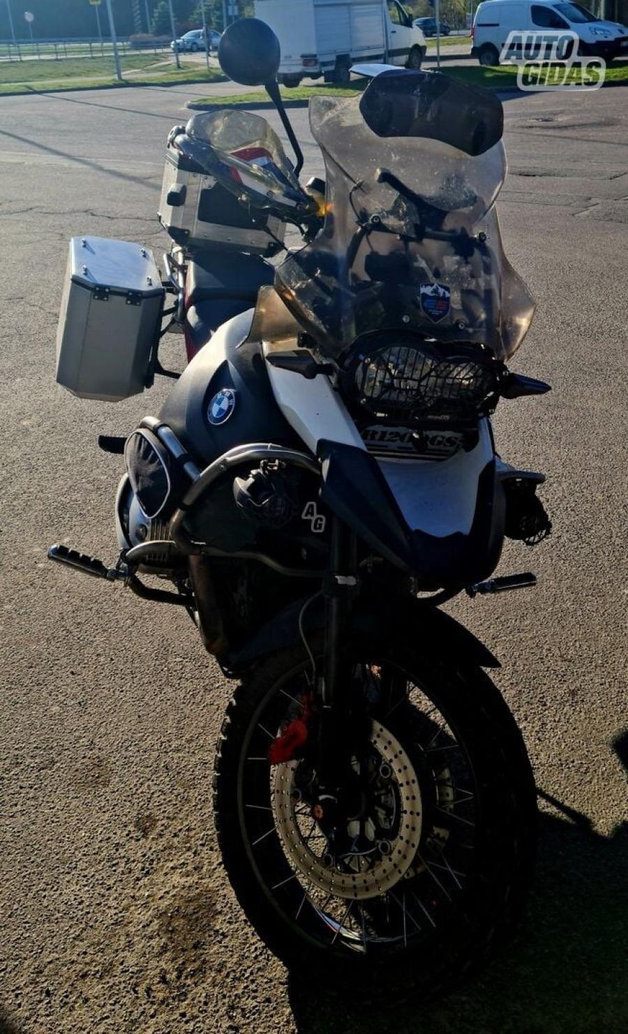White BMW R 1250GS 2006 in Klaipeda, with an engine capacity of 0.00 L and mileage of 130 thousand km for 5400 €, photo 4 on AUTOMOTO.COM.LV