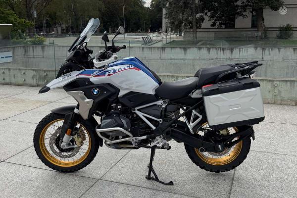 White BMW R 1250GS 2018 in Kaunas, with an engine capacity of 1.25 L and mileage of 27 thousand km for 13200 €, photo 1 on AUTOMOTO.COM.LV