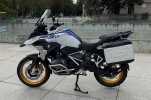 White BMW R 1250GS 2018 in Kaunas, with an engine capacity of 1.25 L and mileage of 27 thousand km for 13200 €, photo  on AUTOMOTO.COM.LV