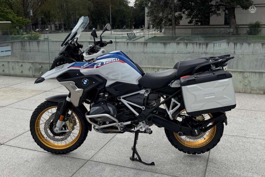 White BMW R 1250GS 2018 in Kaunas, with an engine capacity of 1.25 L and mileage of 27 thousand km for 13200 €, photo 1 on AUTOMOTO.COM.LV