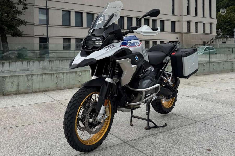 White BMW R 1250GS 2018 in Kaunas, with an engine capacity of 1.25 L and mileage of 27 thousand km for 13200 €, photo 3 on AUTOMOTO.COM.LV