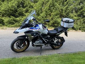 White BMW R 1250GS 2020 in Vilnius, with an engine capacity of 1.25 L and mileage of 26 thousand km for 13000 €, photo 3 on AUTOMOTO.COM.LV