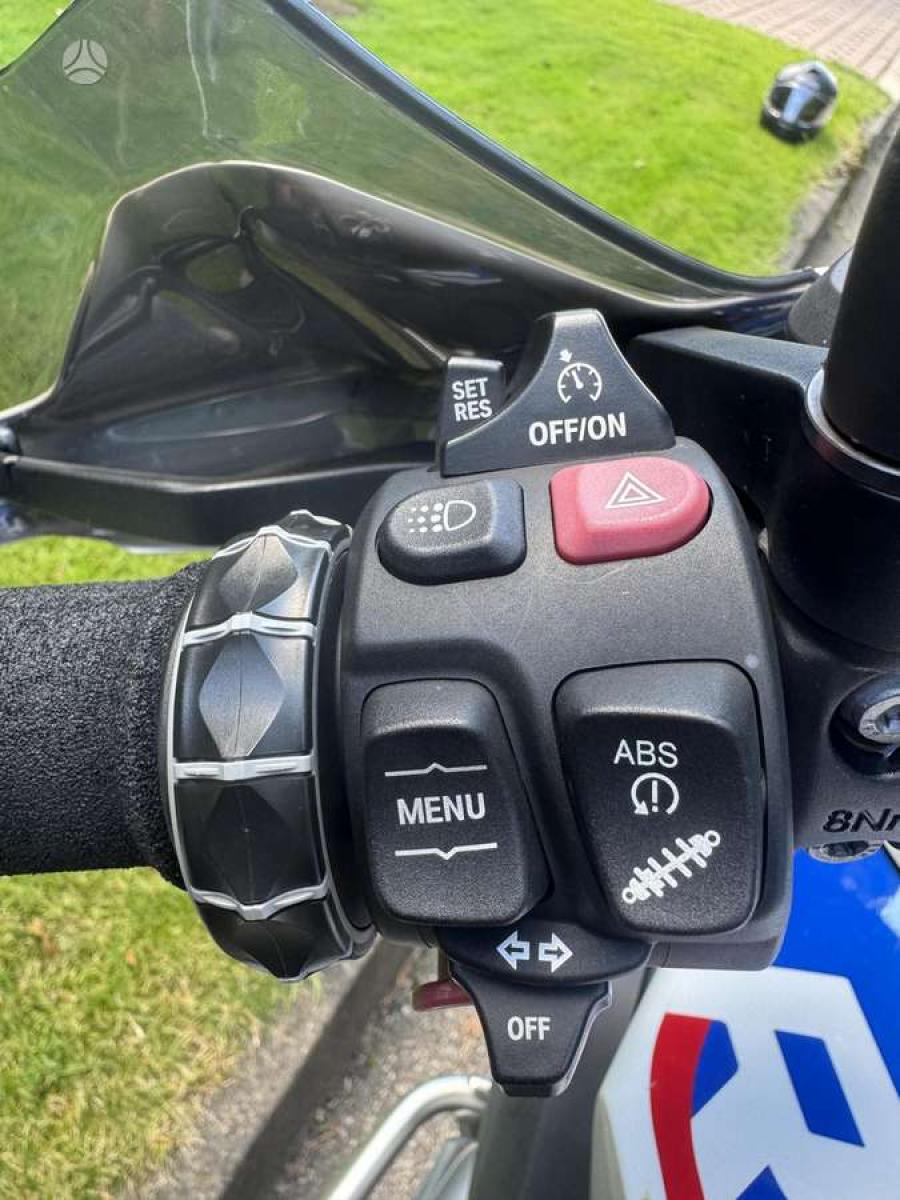 White BMW R 1250GS 2020 in Vilnius, with an engine capacity of 1.25 L and mileage of 26 thousand km for 13000 €, photo 11 on AUTOMOTO.COM.LV
