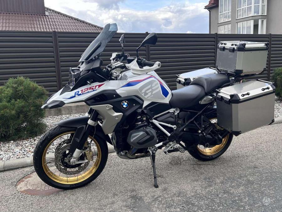 White BMW R 1250GS 2021 in Siauliai, with an engine capacity of 1.25 L and mileage of 28 thousand km for 14900 €, photo 3 on AUTOMOTO.COM.LV