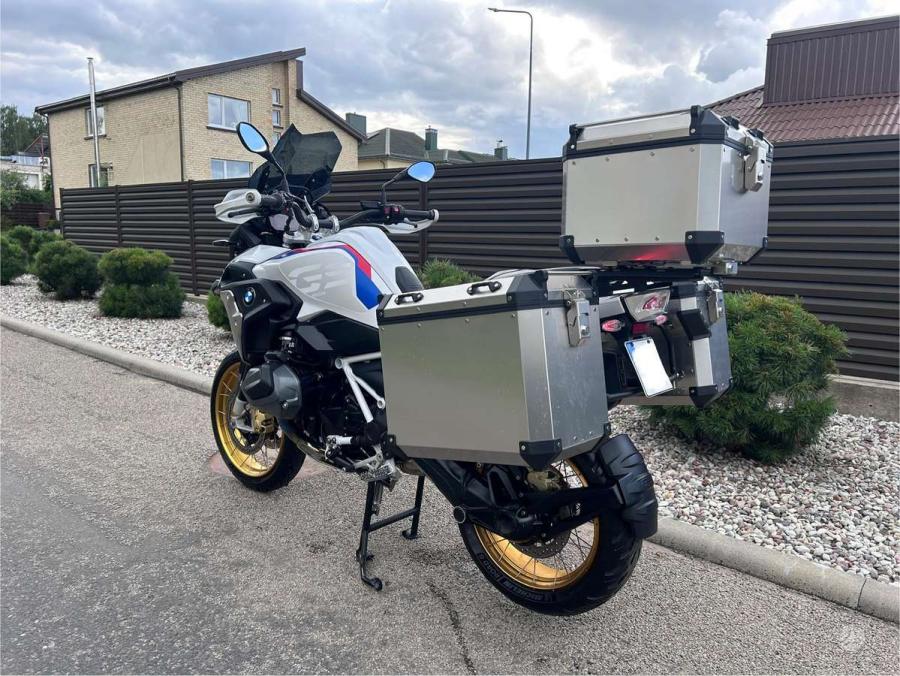 White BMW R 1250GS 2021 in Siauliai, with an engine capacity of 1.25 L and mileage of 28 thousand km for 14900 €, photo 8 on AUTOMOTO.COM.LV