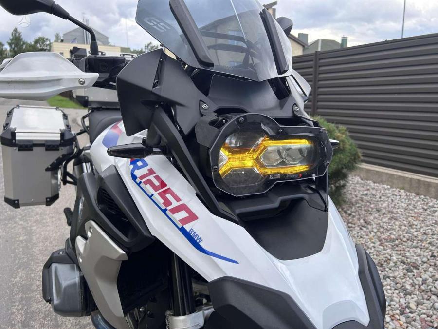 White BMW R 1250GS 2021 in Siauliai, with an engine capacity of 1.25 L and mileage of 28 thousand km for 14900 €, photo 9 on AUTOMOTO.COM.LV
