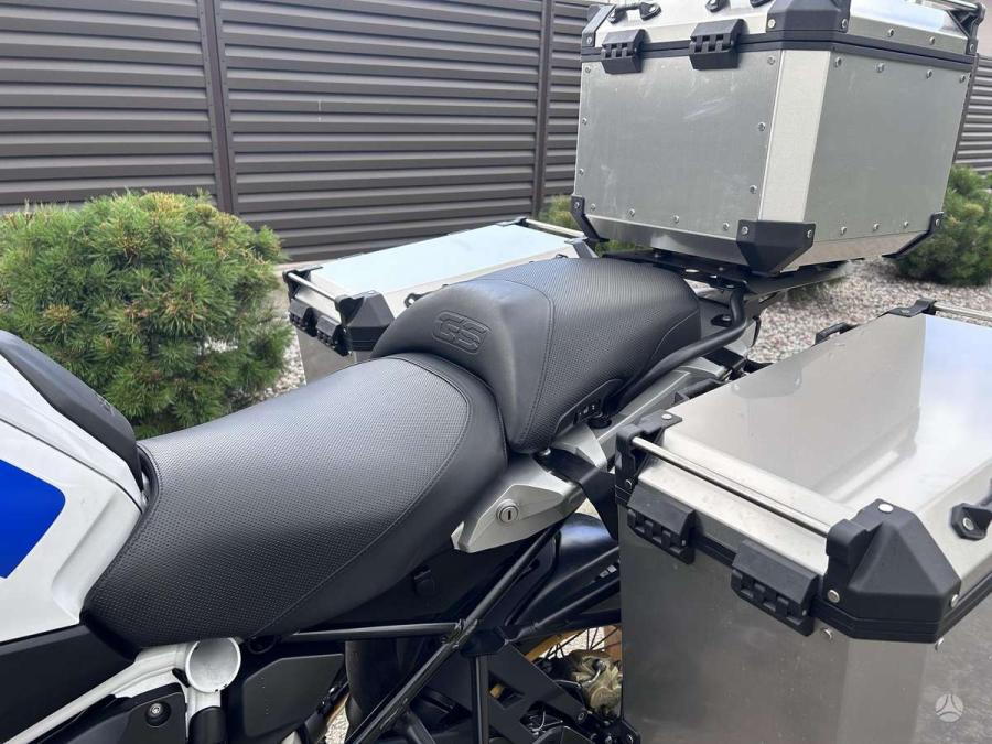 White BMW R 1250GS 2021 in Siauliai, with an engine capacity of 1.25 L and mileage of 28 thousand km for 14900 €, photo 16 on AUTOMOTO.COM.LV