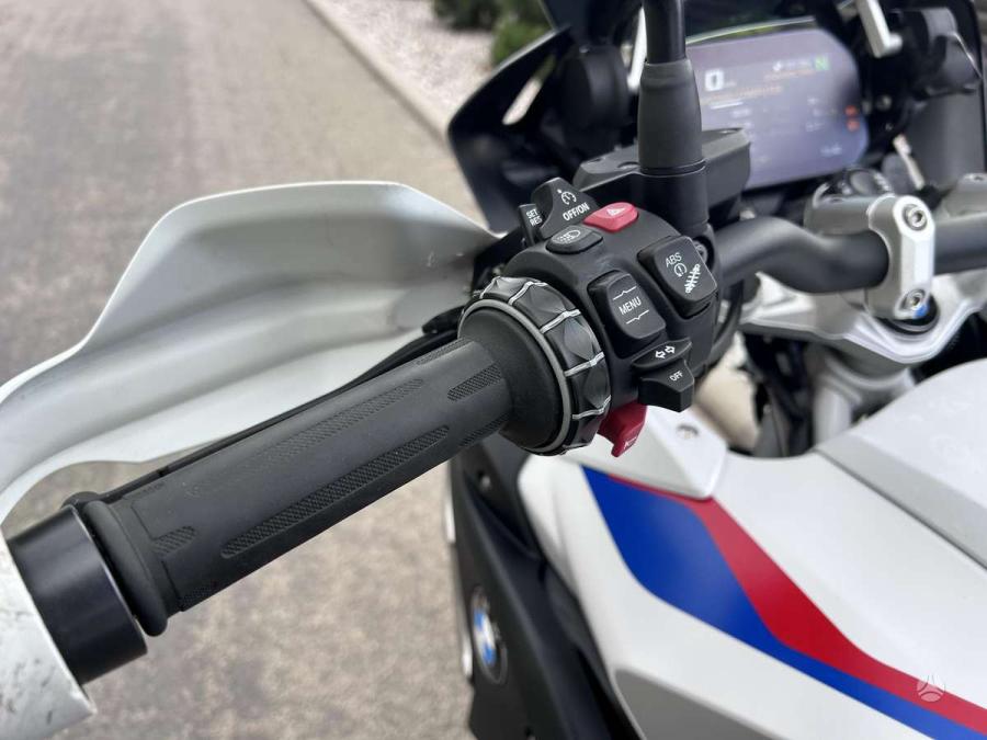 White BMW R 1250GS 2021 in Siauliai, with an engine capacity of 1.25 L and mileage of 28 thousand km for 14900 €, photo 21 on AUTOMOTO.COM.LV