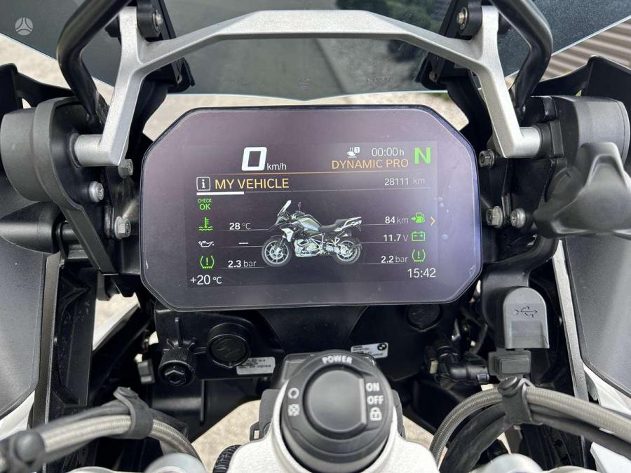 White BMW R 1250GS 2021 in Siauliai, with an engine capacity of 1.25 L and mileage of 28 thousand km for 14900 €, photo 25 on AUTOMOTO.COM.LV